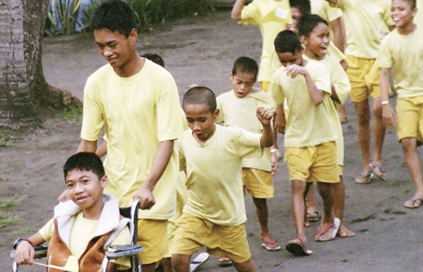 Desde los basureros a la santidad: la historia del niño Darwin Ramos